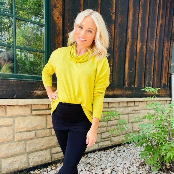 CAbi | Tops | Cabi 493 Ease Turtleneck Fall 221 Medium Euc | Poshmark